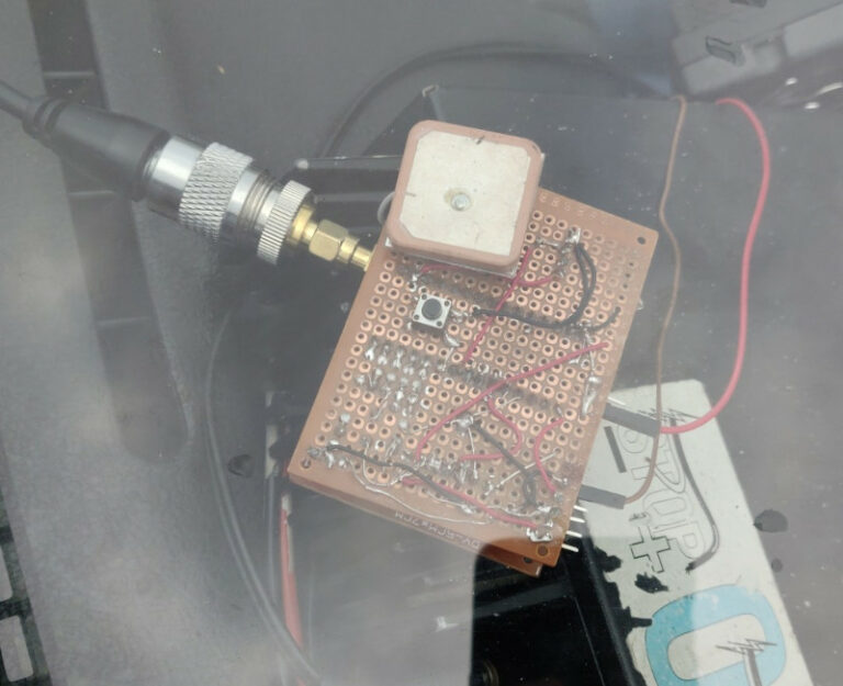 Tracker APRS à base d'Arduino et de DRA818 - Le monde de Valentin